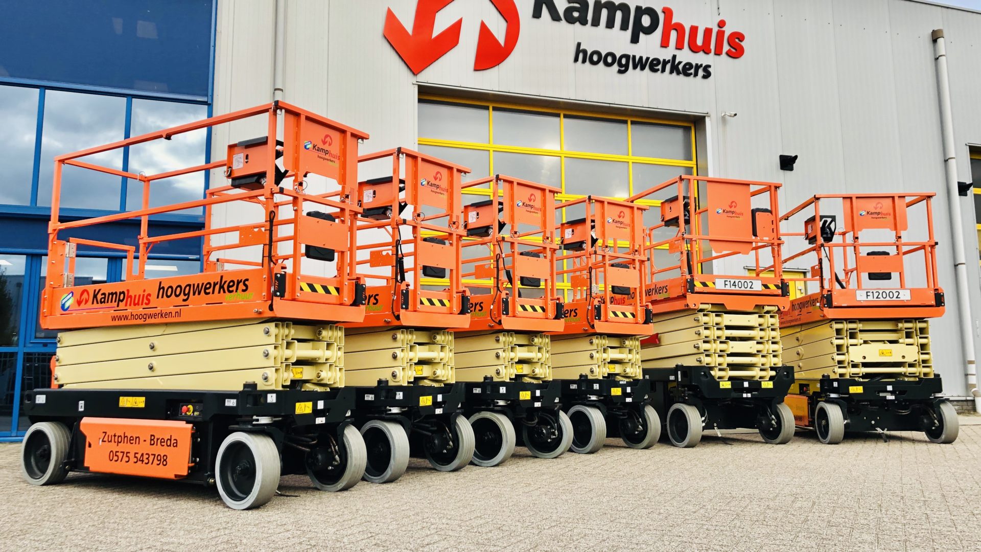 08 meter schaarhoogwerker - Kamphuis Hoogwerkers B.V